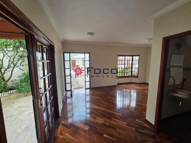 Casa / Sobrado em Condomínio para Locação em São José dos Campos/SP Parque Residencial Aquarius 3 Quartos