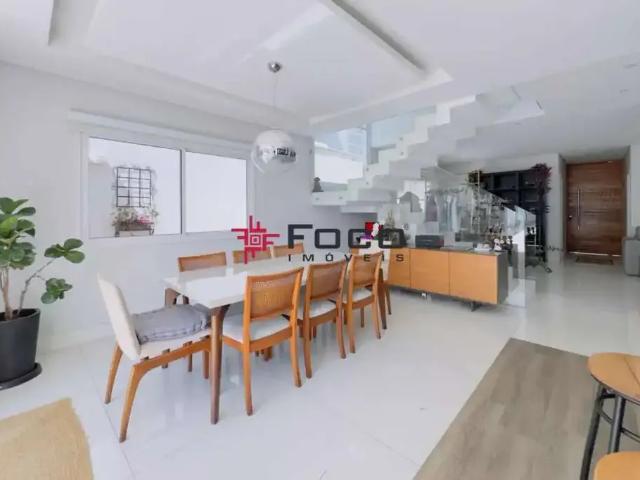 Casa / Sobrado em Condomínio para Locação em São José dos Campos/SP Urbanova V 3 Quartos