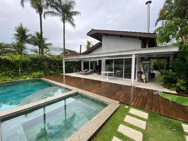 Casa / Sobrado em Condomínio para Locação em São Sebastião/SP Baleia 5 Quartos