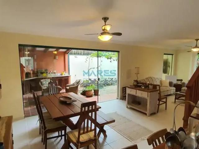 Casa / Sobrado em Condomínio para Locação em São Sebastião/SP Barra do Sahy 4 Quartos