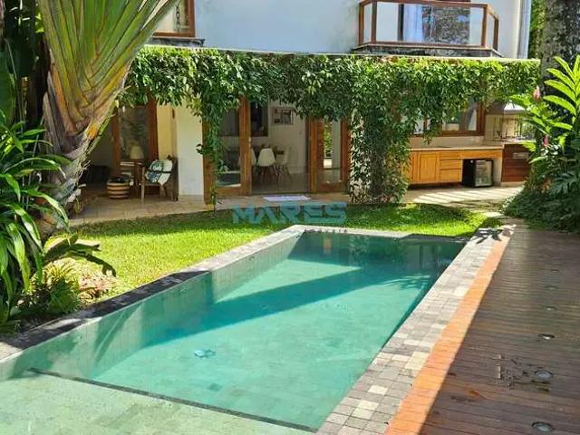 Casa / Sobrado em Condomínio para Locação em São Sebastião/SP Barra do Sahy 3 Quartos