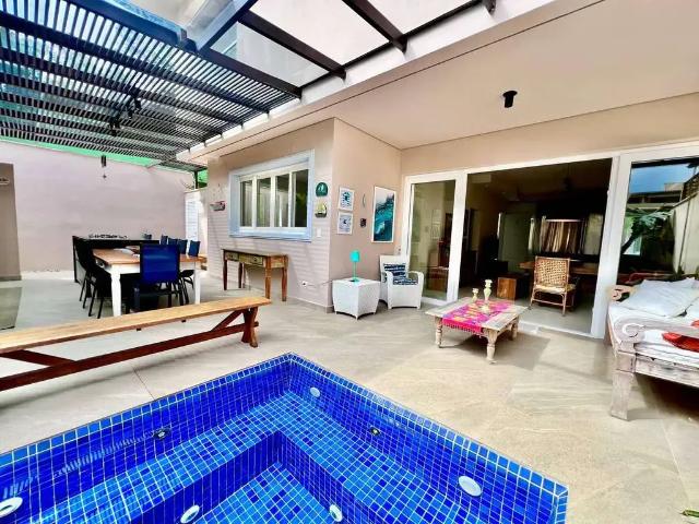 Casa / Sobrado em Condomínio para Locação em São Sebastião/SP Juquehy 4 Quartos