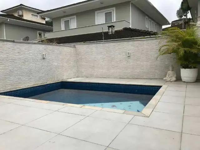Casa / Sobrado em Condomínio para Locação em São Sebastião/SP Juquehy 4 Quartos