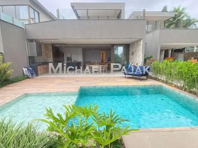 Casa / Sobrado em Condomínio para Locação em São Sebastião/SP Praia de Camburí 5 Quartos