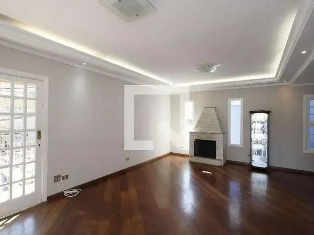 Casa / Sobrado em Condomínio para Locação em São Paulo/SP Vila Santos 4 Quartos