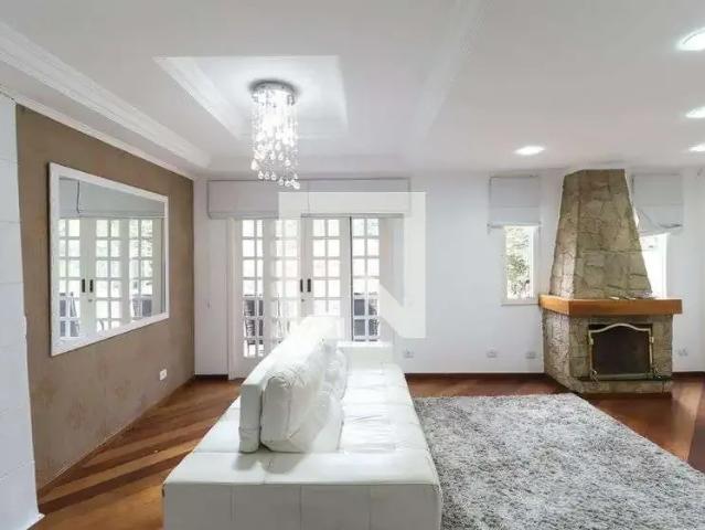 Casa / Sobrado em Condomínio para Locação em São Paulo/SP Vila Santos 3 Quartos