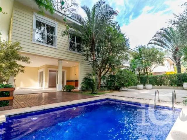 Casa / Sobrado em Condomínio para Locação em São Paulo/SP Alto da Boa Vista 4 Quartos