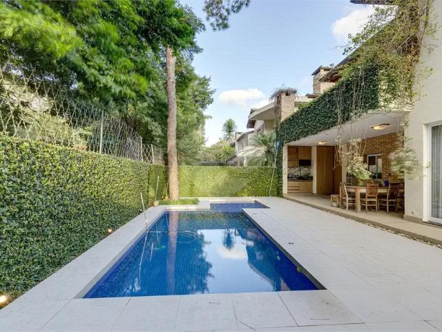 Casa / Sobrado em Condomínio para Locação em São Paulo/SP Alto da Boa Vista 4 Quartos