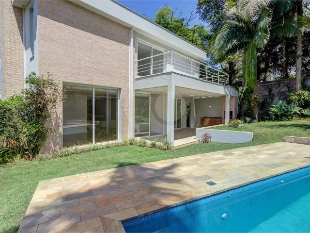 Casa / Sobrado em Condomínio para Locação em São Paulo/SP Alto da Boa Vista 4 Quartos