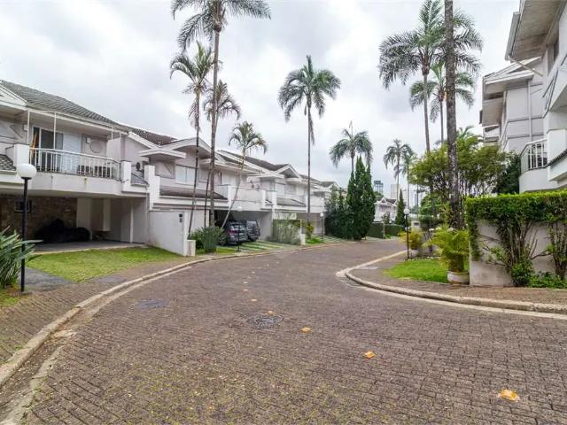 Casa / Sobrado em Condomínio para Locação em São Paulo/SP Alto da Boa Vista 4 Quartos
