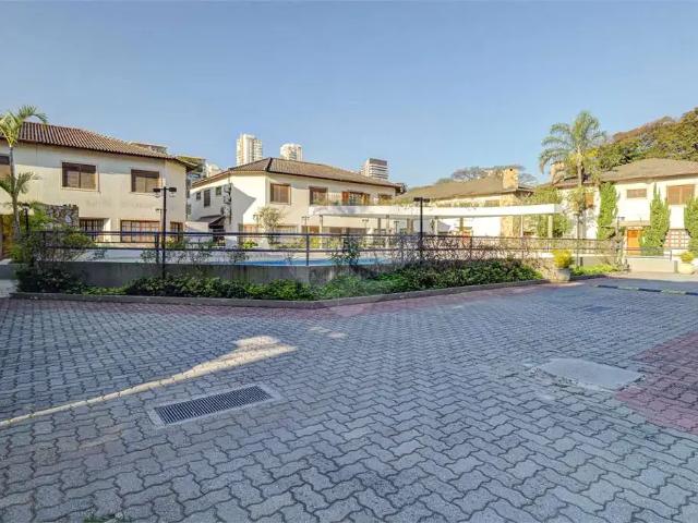 Casa / Sobrado em Condomínio para Locação em São Paulo/SP Brooklin 4 Quartos