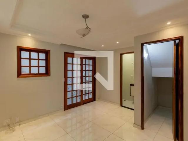 Casa / Sobrado em Condomínio para Locação em São Paulo/SP Cangaíba 3 Quartos