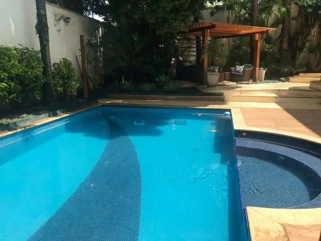 Casa / Sobrado em Condomínio para Locação em São Paulo/SP Chácara Monte Alegre 4 Quartos