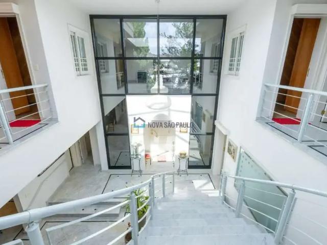 Casa / Sobrado em Condomínio para Locação em São Paulo/SP Chácara Monte Alegre 5 Quartos