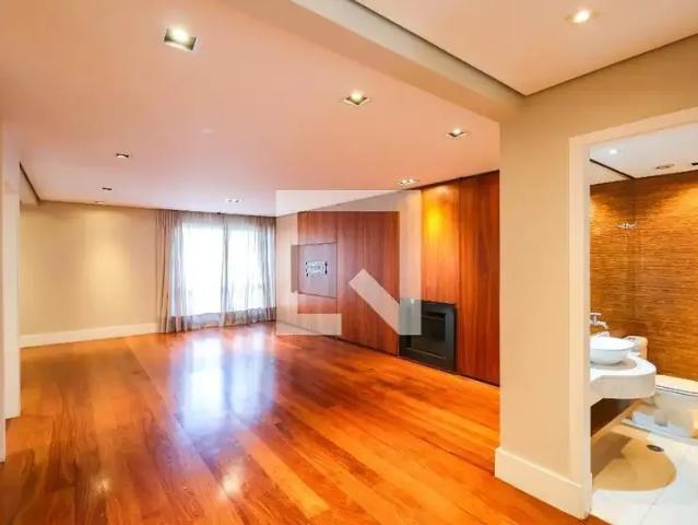 Casa / Sobrado em Condomínio para Locação em São Paulo/SP Cidade Jardim 4 Quartos