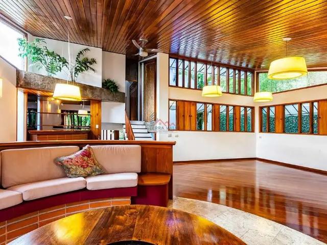 Casa / Sobrado em Condomínio para Locação em São Paulo/SP Jardim Morumbi 5 Quartos