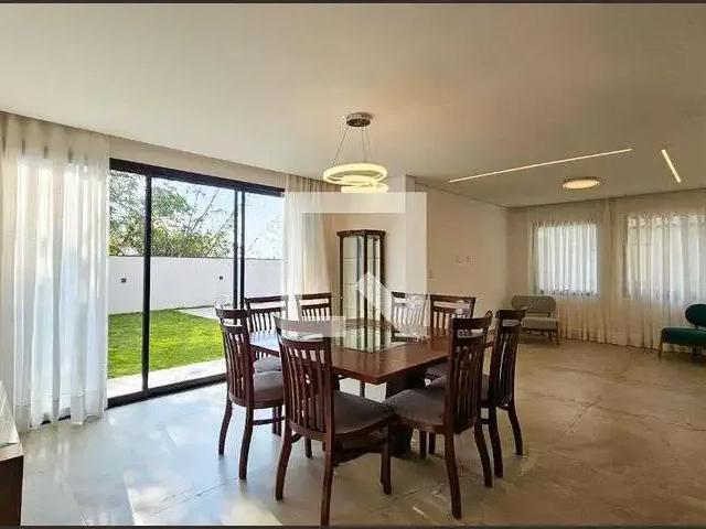 Casa / Sobrado em Condomínio para Locação em São Paulo/SP Jardim Marajoara 4 Quartos