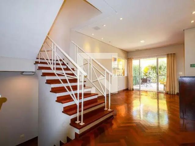 Casa / Sobrado em Condomínio para Locação em São Paulo/SP Morumbi 3 Quartos
