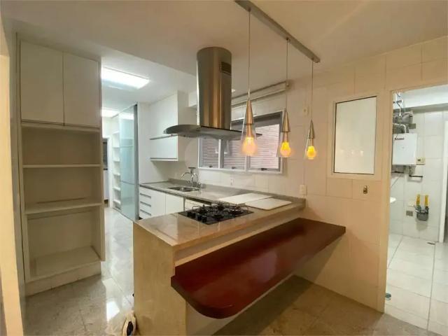 Casa / Sobrado em Condomínio para Locação em São Paulo/SP Morumbi 4 Quartos