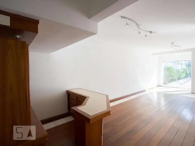 Casa / Sobrado em Condomínio para Locação em São Paulo/SP Santo Amaro 3 Quartos