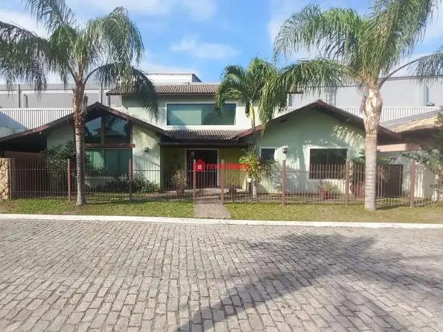 Casa / Sobrado em Condomínio para Locação em São Pedro da Aldeia/RJ Centro 5 Quartos
