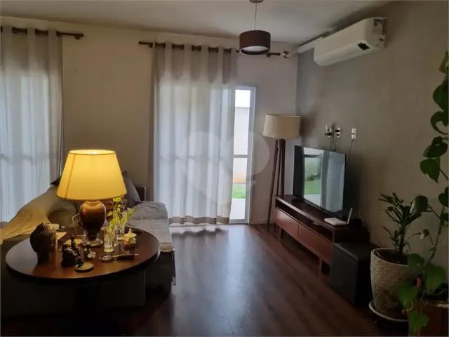 Casa / Sobrado em Condomínio para Locação em São Roque/SP Bairro do Cambará 3 Quartos