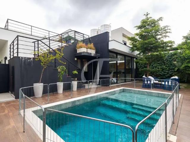 Casa / Sobrado em Condomínio para Locação em Santana de Parnaíba/SP Colinas da Anhangüera 3 Quartos