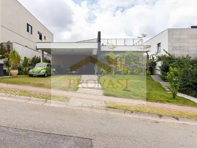 Casa / Sobrado em Condomínio para Locação em Santana de Parnaíba/SP Cidade Tamboré 3 Quartos