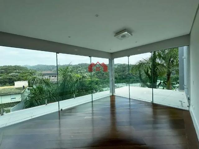 Casa / Sobrado em Condomínio para Locação em Santana de Parnaíba/SP Cidade Tamboré 4 Quartos