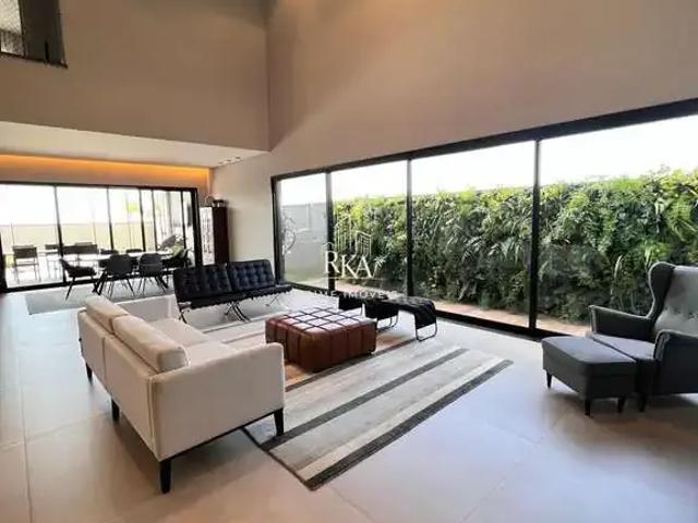Casa / Sobrado em Condomínio para Locação em Santana de Parnaíba/SP Alphaville 4 Quartos