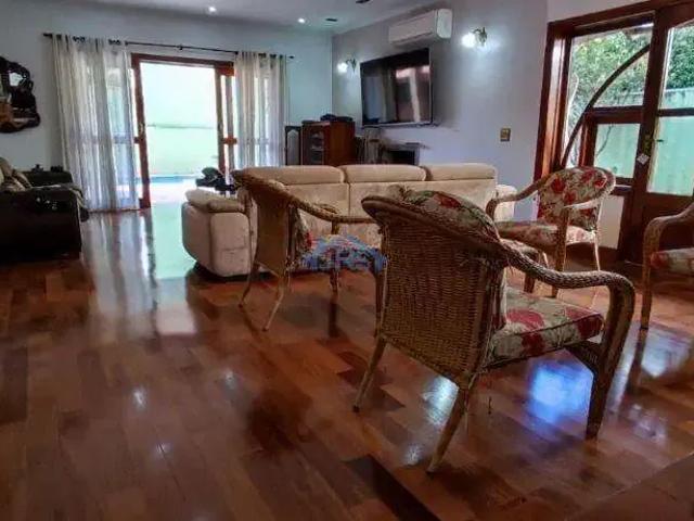 Casa / Sobrado em Condomínio para Locação em Santana de Parnaíba/SP Alphaville 4 Quartos