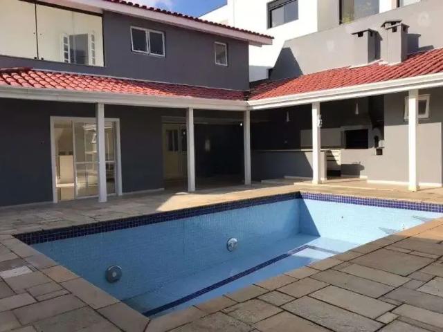 Casa / Sobrado em Condomínio para Locação em Santana de Parnaíba/SP Alphaville 4 Quartos