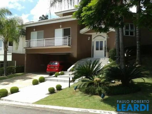 Casa / Sobrado em Condomínio para Locação em Santana de Parnaíba/SP Alphaville 4 Quartos