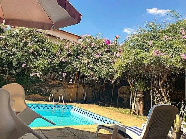 Casa / Sobrado em Condomínio para Locação em Santana de Parnaíba/SP Alphaville 4 Quartos
