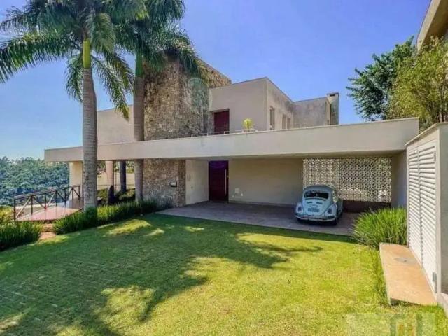 Casa / Sobrado em Condomínio para Locação em Santana de Parnaíba/SP Alphaville 4 Quartos