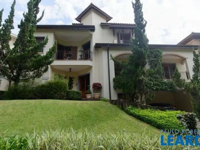 Casa / Sobrado em Condomínio para Locação em Santana de Parnaíba/SP Alphaville 4 Quartos