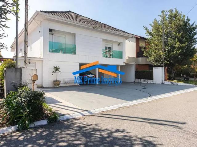 Casa / Sobrado em Condomínio para Locação em Santana de Parnaíba/SP Alphaville 4 Quartos