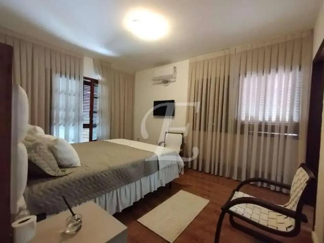 Casa / Sobrado em Condomínio para Locação em Santana de Parnaíba/SP Alphaville 4 Quartos