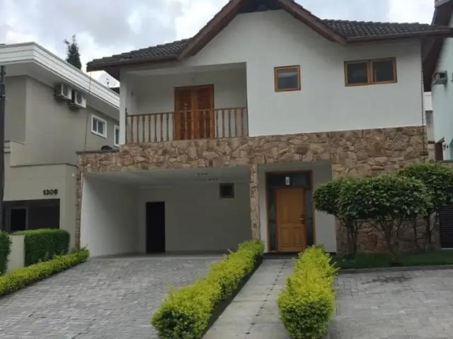 Casa / Sobrado em Condomínio para Locação em Santana de Parnaíba/SP Alphaville 4 Quartos