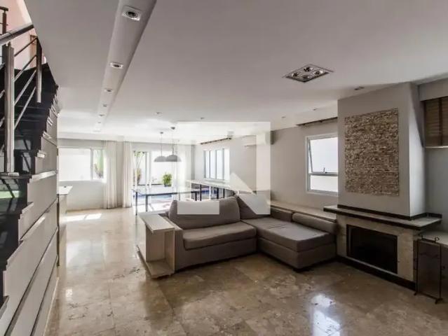 Casa / Sobrado em Condomínio para Locação em Santana de Parnaíba/SP Alphaville 4 Quartos