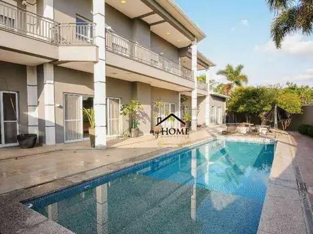 Casa / Sobrado em Condomínio para Locação em Santana de Parnaíba/SP Alphaville 4 Quartos