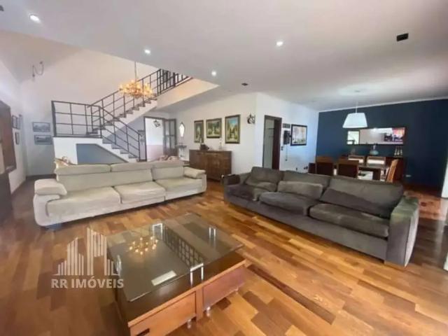 Casa / Sobrado em Condomínio para Locação em Santana de Parnaíba/SP Alphaville 4 Quartos