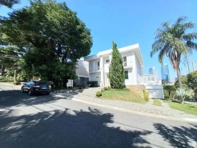 Casa / Sobrado em Condomínio para Locação em Santana de Parnaíba/SP Alphaville 4 Quartos