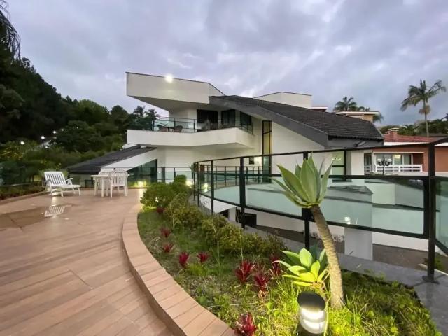 Casa / Sobrado em Condomínio para Locação em Santana de Parnaíba/SP Alphaville 4 Quartos
