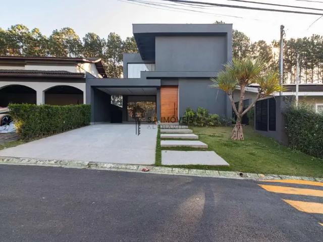 Casa / Sobrado em Condomínio para Locação em Santana de Parnaíba/SP Alphaville 4 Quartos