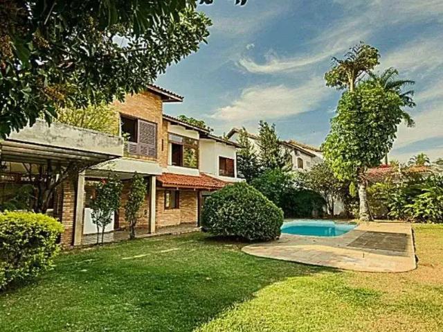 Casa / Sobrado em Condomínio para Locação em Santana de Parnaíba/SP Alphaville 4 Quartos