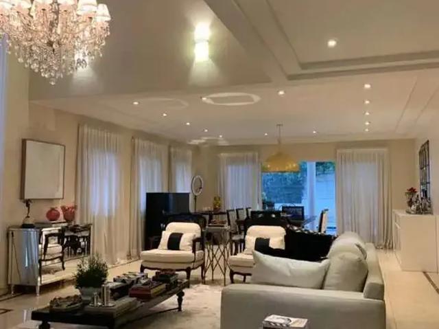 Casa / Sobrado em Condomínio para Locação em Santana de Parnaíba/SP Alphaville 4 Quartos