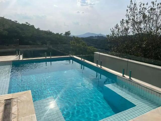 Casa / Sobrado em Condomínio para Locação em Santana de Parnaíba/SP Alphaville 4 Quartos