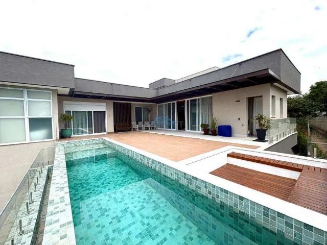 Casa / Sobrado em Condomínio para Locação em Santana de Parnaíba/SP Alphaville 4 Quartos
