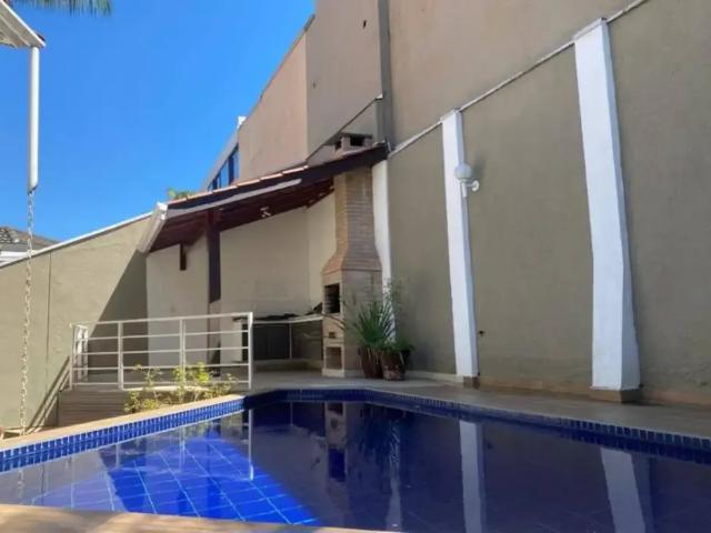 Casa / Sobrado em Condomínio para Locação em Santana de Parnaíba/SP Alphaville 4 Quartos